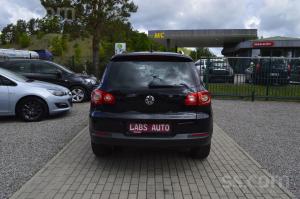 Black Volkswagen Tiguan 2009 in Tukums, with an engine capacity of 1.40 L and mileage of 215 thousand km for 6795 €, photo 6 on AUTOMOTO.COM.LV
