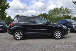 Black Volkswagen Tiguan 2009 in Tukums, with an engine capacity of 1.40 L and mileage of 215 thousand km for 6795 €, photo 8 on AUTOMOTO.COM.LV