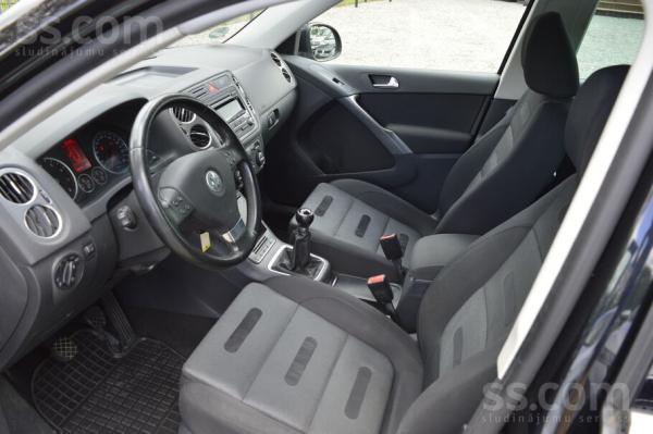 Melns Volkswagen Tiguan 2009 Tukums, ar dzinēja tilpumu 1.40 L un nobraukumu 215 tūkst. km par 6795 €, foto 8 vietnē AUTOMOTO.COM.LV