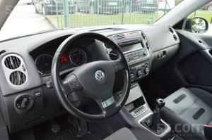 Black Volkswagen Tiguan 2009 in Tukums, with an engine capacity of 1.40 L and mileage of 215 thousand km for 6795 €, photo 14 on AUTOMOTO.COM.LV