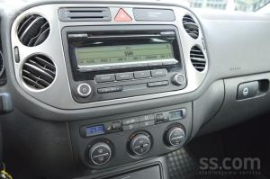 Black Volkswagen Tiguan 2009 in Tukums, with an engine capacity of 1.40 L and mileage of 215 thousand km for 6795 €, photo 17 on AUTOMOTO.COM.LV