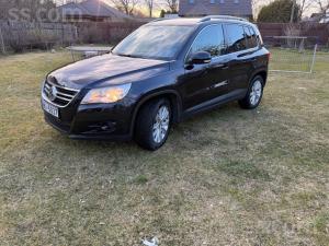 Melns Volkswagen Tiguan 2009 Rīga, ar dzinēja tilpumu 2.00 L un nobraukumu 249 tūkst. km par 5700 €, foto 1 vietnē AUTOMOTO.COM.LV