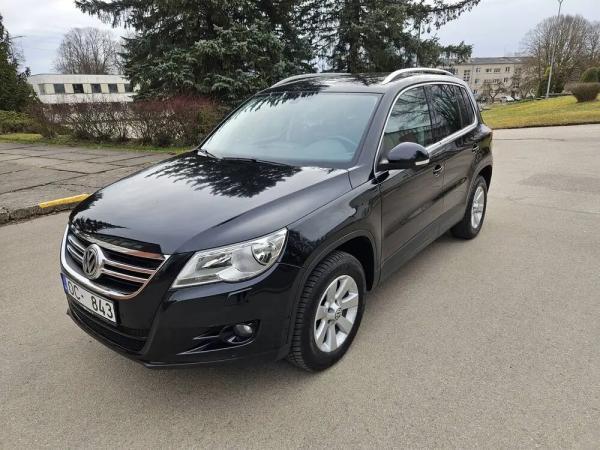 Melns Volkswagen Tiguan 2009 Jēkabpils, ar dzinēja tilpumu 2.00 L un nobraukumu 245 tūkst. km par 6690 €, foto 1 vietnē AUTOMOTO.COM.LV