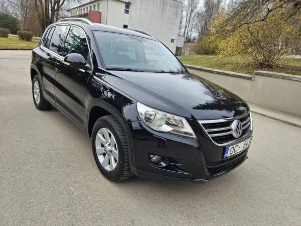 Melns Volkswagen Tiguan 2009 Jēkabpils, ar dzinēja tilpumu 2.00 L un nobraukumu 245 tūkst. km par 6690 €, foto 3 vietnē AUTOMOTO.COM.LV