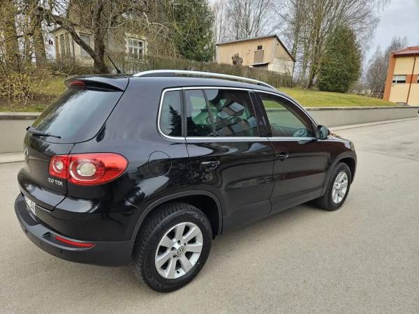 Melns Volkswagen Tiguan 2009 Jēkabpils, ar dzinēja tilpumu 2.00 L un nobraukumu 245 tūkst. km par 6690 €, foto 5 vietnē AUTOMOTO.COM.LV
