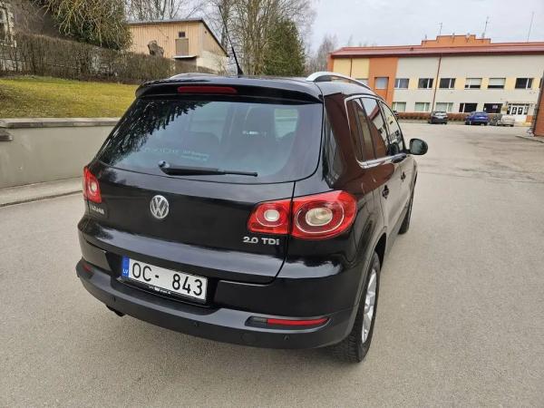Melns Volkswagen Tiguan 2009 Jēkabpils, ar dzinēja tilpumu 2.00 L un nobraukumu 245 tūkst. km par 6690 €, foto 6 vietnē AUTOMOTO.COM.LV