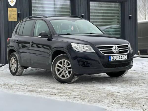 Black Volkswagen Tiguan 2009 in Jelgava, with an engine capacity of 1.40 L and mileage of 175 thousand km for 6690 €, photo 3 on AUTOMOTO.COM.LV