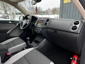 Black Volkswagen Tiguan 2009 in Jelgava, with an engine capacity of 1.40 L and mileage of 175 thousand km for 6690 €, photo 11 on AUTOMOTO.COM.LV