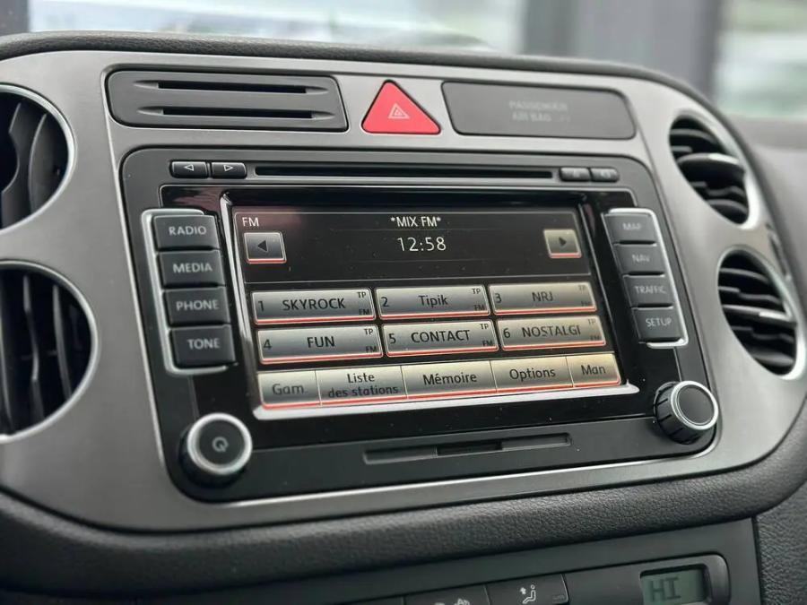 Black Volkswagen Tiguan 2009 in Jelgava, with an engine capacity of 1.40 L and mileage of 175 thousand km for 6690 €, photo 20 on AUTOMOTO.COM.LV