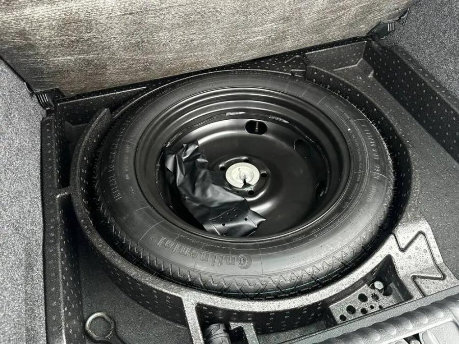 Black Volkswagen Tiguan 2009 in Jelgava, with an engine capacity of 1.40 L and mileage of 175 thousand km for 6690 €, photo 28 on AUTOMOTO.COM.LV