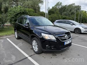 Melns Volkswagen Tiguan 2009 Rīga, ar dzinēja tilpumu 2.00 L un nobraukumu 239 tūkst. km par 6000 €, foto  vietnē AUTOMOTO.COM.LV
