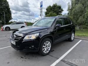 Melns Volkswagen Tiguan 2009 Rīga, ar dzinēja tilpumu 2.00 L un nobraukumu 239 tūkst. km par 6000 €, foto 4 vietnē AUTOMOTO.COM.LV