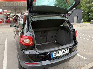 Melns Volkswagen Tiguan 2009 Rīga, ar dzinēja tilpumu 2.00 L un nobraukumu 239 tūkst. km par 6000 €, foto 13 vietnē AUTOMOTO.COM.LV