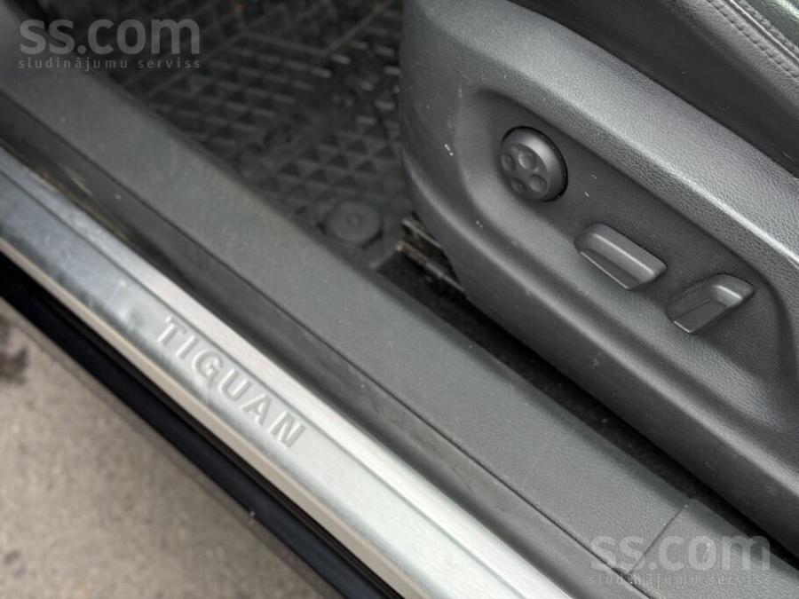 Melns Volkswagen Tiguan 2009 Rīga, ar dzinēja tilpumu 2.00 L un nobraukumu 239 tūkst. km par 6000 €, foto 18 vietnē AUTOMOTO.COM.LV
