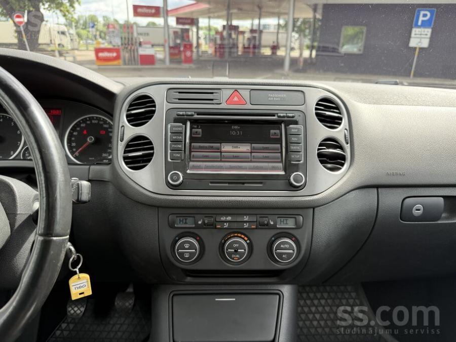 Melns Volkswagen Tiguan 2009 Rīga, ar dzinēja tilpumu 2.00 L un nobraukumu 239 tūkst. km par 6000 €, foto 24 vietnē AUTOMOTO.COM.LV