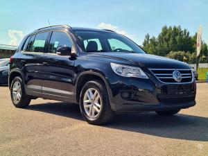 Melns Volkswagen Tiguan 2009 Kauņa, ar dzinēja tilpumu 2.00 L un nobraukumu 258 tūkst. km par 6200 €, foto  vietnē AUTOMOTO.COM.LV
