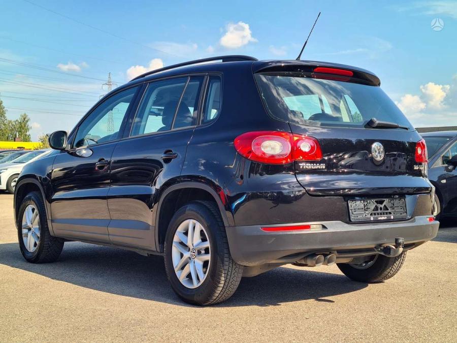 Melns Volkswagen Tiguan 2009 Kauņa, ar dzinēja tilpumu 2.00 L un nobraukumu 258 tūkst. km par 6200 €, foto 4 vietnē AUTOMOTO.COM.LV
