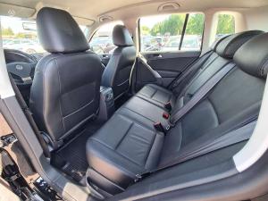Melns Volkswagen Tiguan 2009 Kauņa, ar dzinēja tilpumu 2.00 L un nobraukumu 258 tūkst. km par 6200 €, foto 16 vietnē AUTOMOTO.COM.LV