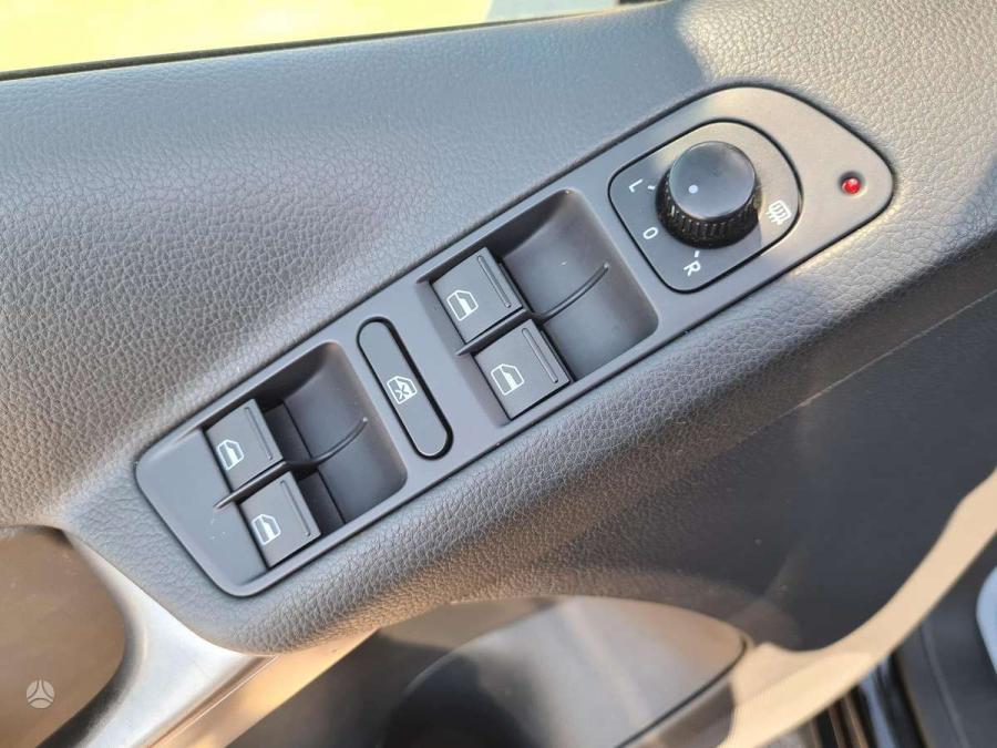 Melns Volkswagen Tiguan 2009 Kauņa, ar dzinēja tilpumu 2.00 L un nobraukumu 258 tūkst. km par 6200 €, foto 18 vietnē AUTOMOTO.COM.LV