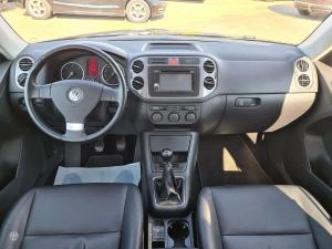 Melns Volkswagen Tiguan 2009 Kauņa, ar dzinēja tilpumu 2.00 L un nobraukumu 258 tūkst. km par 6200 €, foto 21 vietnē AUTOMOTO.COM.LV