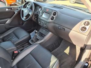 Melns Volkswagen Tiguan 2009 Kauņa, ar dzinēja tilpumu 2.00 L un nobraukumu 258 tūkst. km par 6200 €, foto 23 vietnē AUTOMOTO.COM.LV