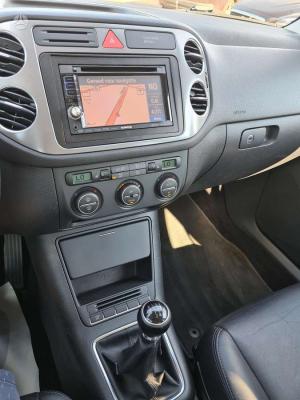 Melns Volkswagen Tiguan 2009 Kauņa, ar dzinēja tilpumu 2.00 L un nobraukumu 258 tūkst. km par 6200 €, foto 28 vietnē AUTOMOTO.COM.LV
