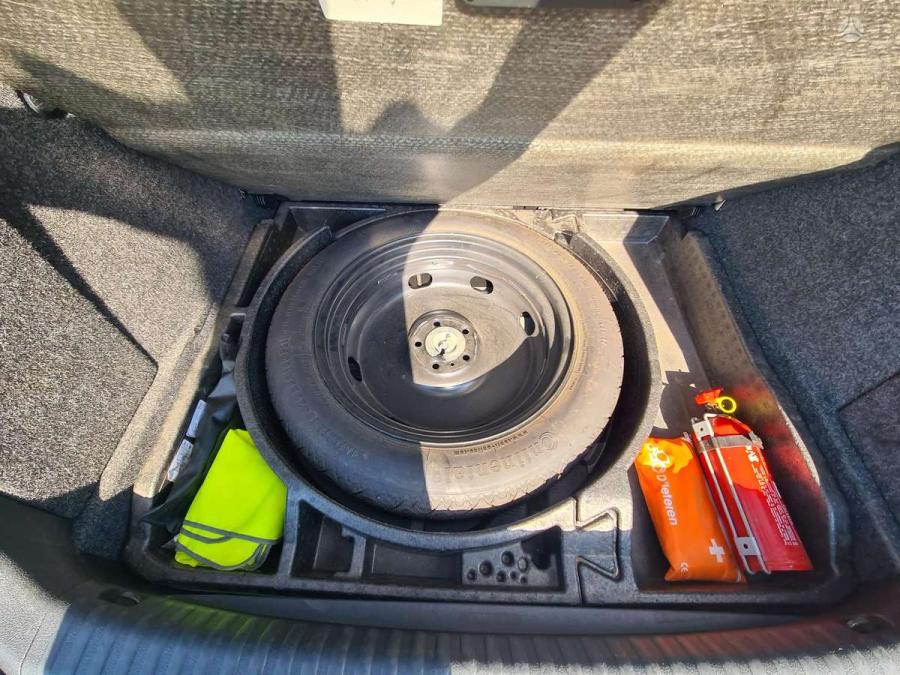 Melns Volkswagen Tiguan 2009 Kauņa, ar dzinēja tilpumu 2.00 L un nobraukumu 258 tūkst. km par 6200 €, foto 32 vietnē AUTOMOTO.COM.LV