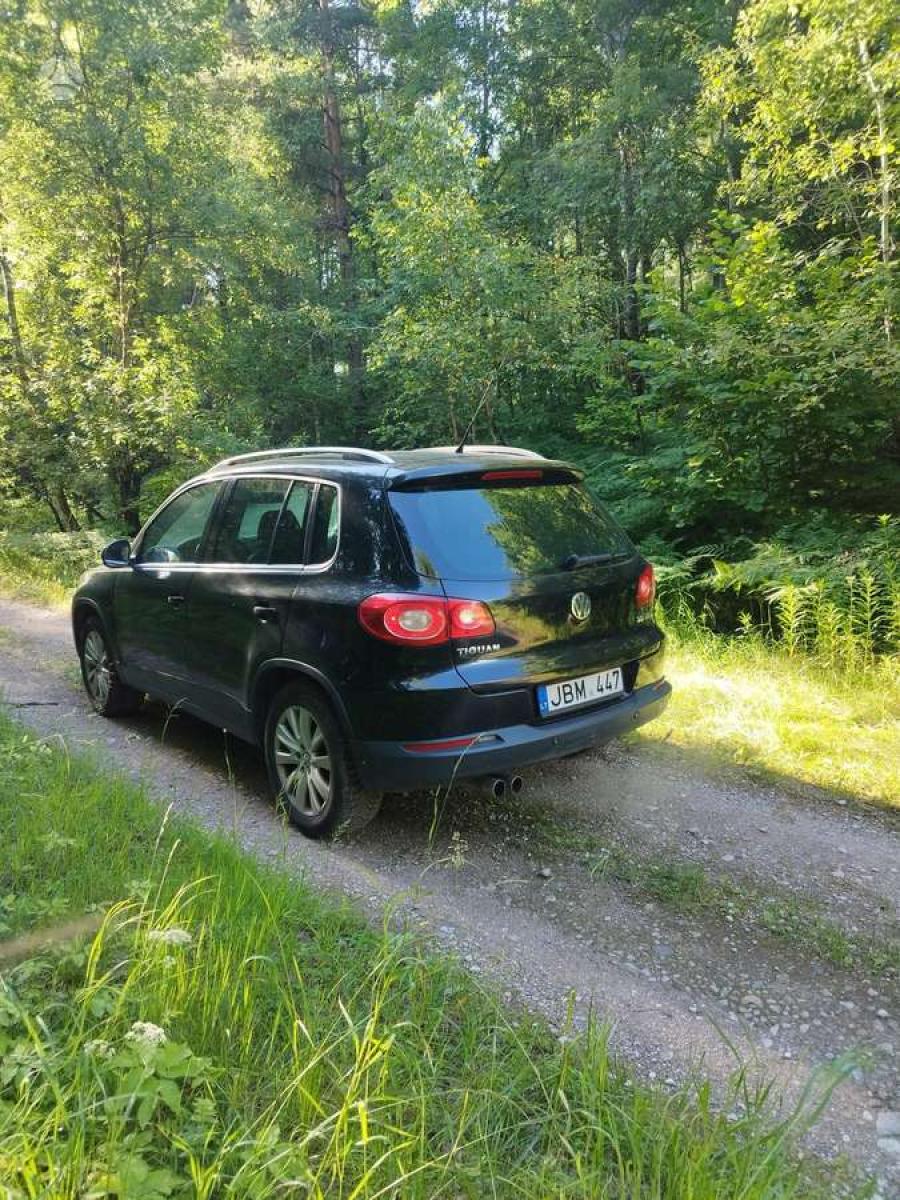 Melns Volkswagen Tiguan 2009 Viļņa, ar dzinēja tilpumu 1.98 L un nobraukumu 257 tūkst. km par 3700 €, foto 7 vietnē AUTOMOTO.COM.LV