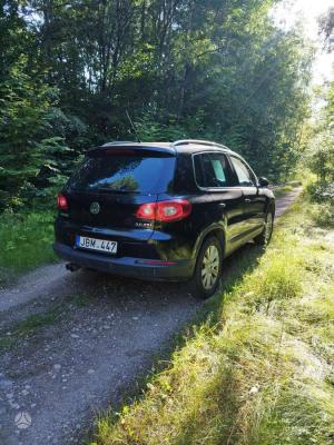 Melns Volkswagen Tiguan 2009 Viļņa, ar dzinēja tilpumu 1.98 L un nobraukumu 257 tūkst. km par 3700 €, foto 8 vietnē AUTOMOTO.COM.LV