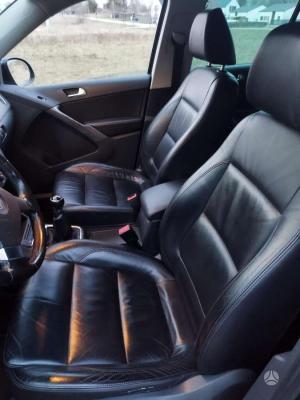 Melns Volkswagen Tiguan 2009 Viļņa, ar dzinēja tilpumu 1.98 L un nobraukumu 257 tūkst. km par 3700 €, foto 11 vietnē AUTOMOTO.COM.LV