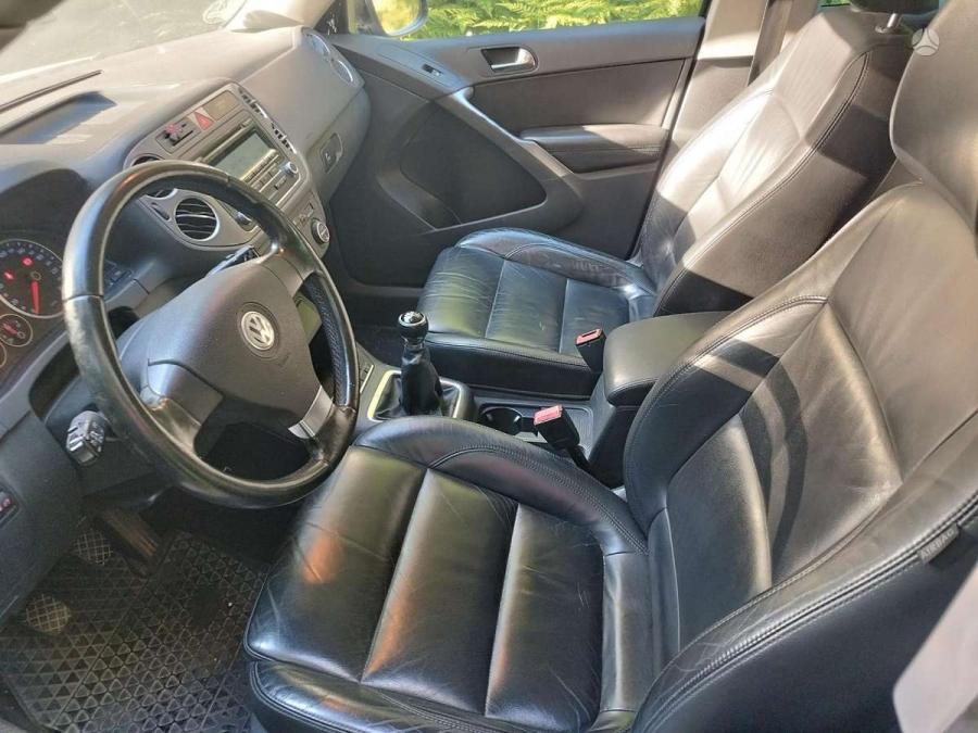 Melns Volkswagen Tiguan 2009 Viļņa, ar dzinēja tilpumu 1.98 L un nobraukumu 257 tūkst. km par 3700 €, foto 14 vietnē AUTOMOTO.COM.LV