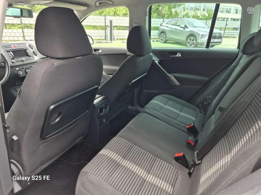 Black Volkswagen Tiguan 2009 in Taurage, with an engine capacity of 2.00 L and mileage of 231 thousand km for 5200 €, photo 15 on AUTOMOTO.COM.LV