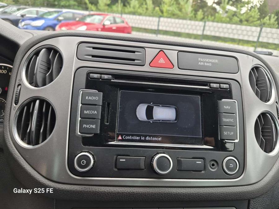 Black Volkswagen Tiguan 2009 in Taurage, with an engine capacity of 2.00 L and mileage of 231 thousand km for 5200 €, photo 19 on AUTOMOTO.COM.LV