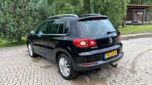 Black Volkswagen Tiguan 2009 in Cesis, with an engine capacity of 2.00 L and mileage of 262 thousand km for 6950 €, photo 4 on AUTOMOTO.COM.LV