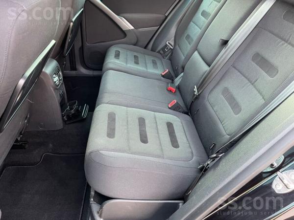 Melns Volkswagen Tiguan 2009 Cēsis, ar dzinēja tilpumu 2.00 L un nobraukumu 262 tūkst. km par 6950 €, foto 8 vietnē AUTOMOTO.COM.LV