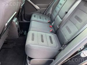 Black Volkswagen Tiguan 2009 in Cesis, with an engine capacity of 2.00 L and mileage of 262 thousand km for 6950 €, photo 9 on AUTOMOTO.COM.LV
