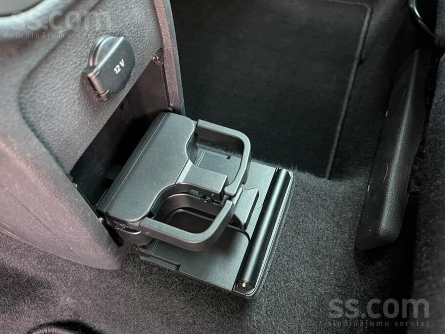 Black Volkswagen Tiguan 2009 in Cesis, with an engine capacity of 2.00 L and mileage of 262 thousand km for 6950 €, photo 15 on AUTOMOTO.COM.LV
