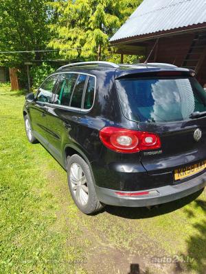 Black Volkswagen Tiguan 2009 in Paldiski, with an engine capacity of 0.00 L and mileage of 285 thousand km for 1600 €, photo 3 on AUTOMOTO.COM.LV