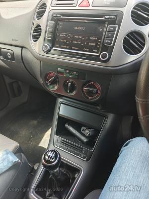 Black Volkswagen Tiguan 2009 in Paldiski, with an engine capacity of 0.00 L and mileage of 285 thousand km for 1600 €, photo 9 on AUTOMOTO.COM.LV