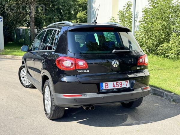 Melns Volkswagen Tiguan 2009 Rīga, ar dzinēja tilpumu 2.00 L un nobraukumu 240 tūkst. km par 6000 €, foto 4 vietnē AUTOMOTO.COM.LV