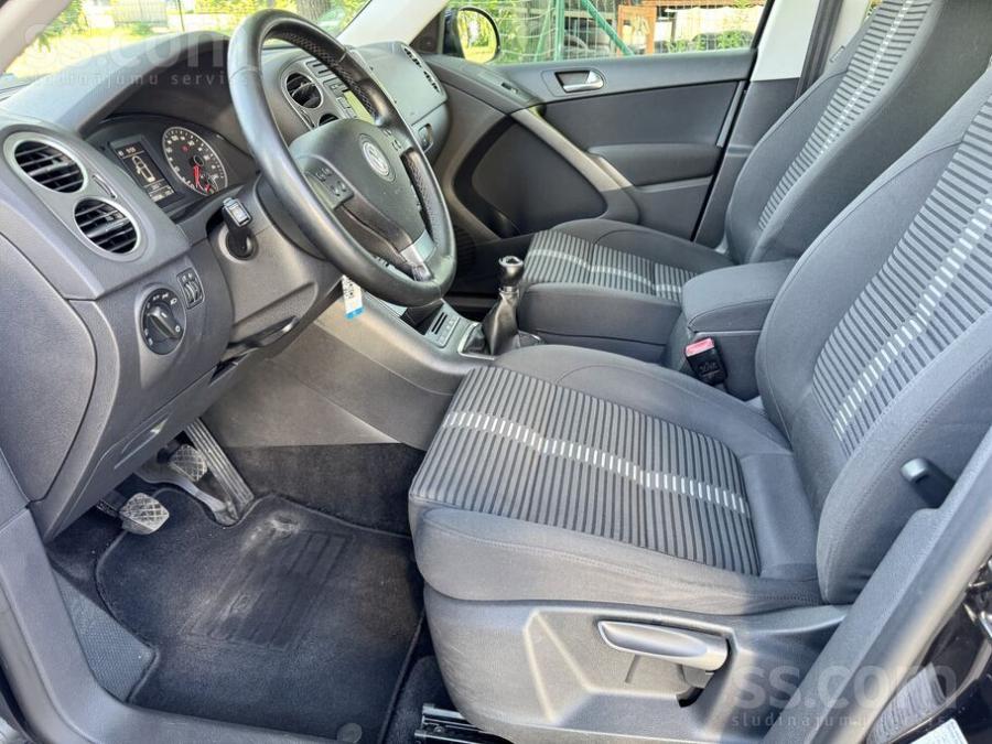 Melns Volkswagen Tiguan 2009 Rīga, ar dzinēja tilpumu 2.00 L un nobraukumu 240 tūkst. km par 6000 €, foto 19 vietnē AUTOMOTO.COM.LV