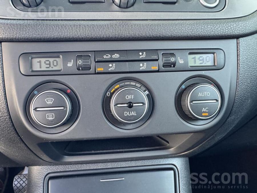 Melns Volkswagen Tiguan 2009 Rīga, ar dzinēja tilpumu 2.00 L un nobraukumu 240 tūkst. km par 6000 €, foto 25 vietnē AUTOMOTO.COM.LV
