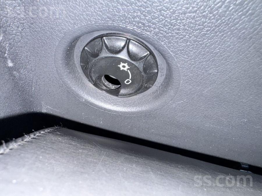 Melns Volkswagen Tiguan 2009 Rīga, ar dzinēja tilpumu 2.00 L un nobraukumu 240 tūkst. km par 6000 €, foto 33 vietnē AUTOMOTO.COM.LV