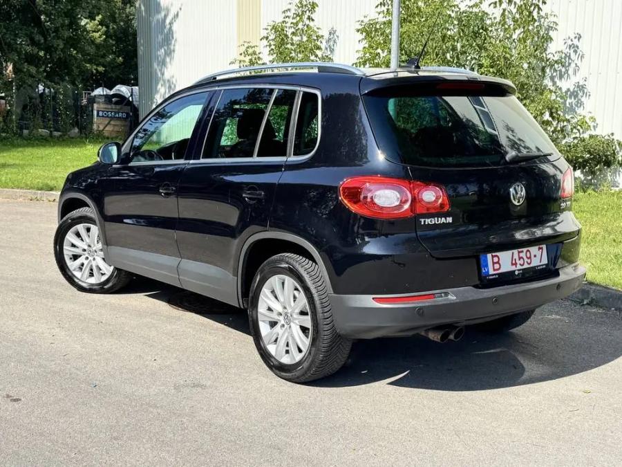 Melns Volkswagen Tiguan 2009 Rīga, ar dzinēja tilpumu 2.00 L un nobraukumu 240 tūkst. km par 6000 €, foto 4 vietnē AUTOMOTO.COM.LV