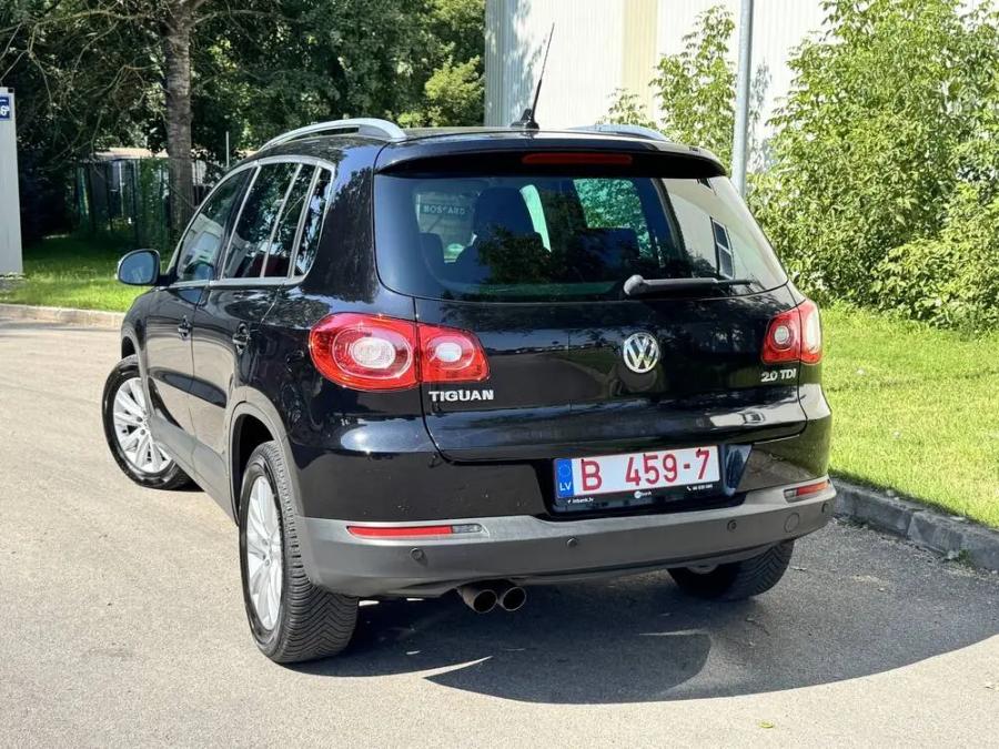 Melns Volkswagen Tiguan 2009 Rīga, ar dzinēja tilpumu 2.00 L un nobraukumu 240 tūkst. km par 6000 €, foto 5 vietnē AUTOMOTO.COM.LV