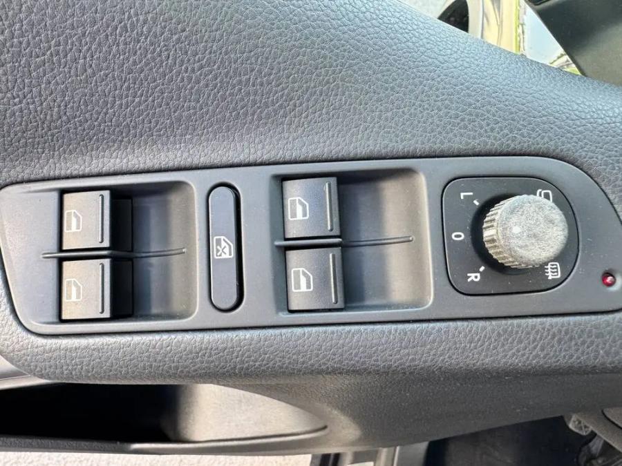 Melns Volkswagen Tiguan 2009 Rīga, ar dzinēja tilpumu 2.00 L un nobraukumu 240 tūkst. km par 6000 €, foto 17 vietnē AUTOMOTO.COM.LV