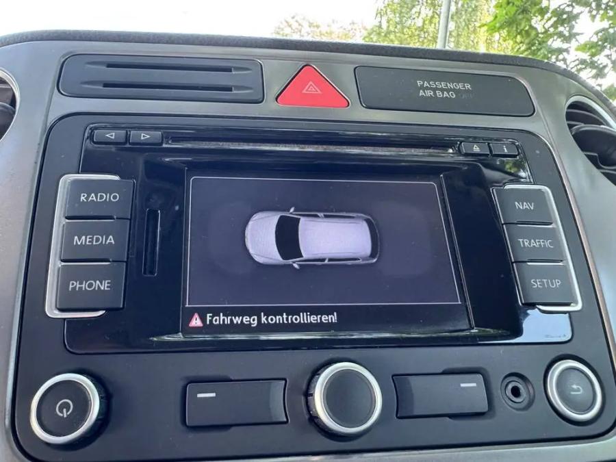 Melns Volkswagen Tiguan 2009 Rīga, ar dzinēja tilpumu 2.00 L un nobraukumu 240 tūkst. km par 6000 €, foto 26 vietnē AUTOMOTO.COM.LV