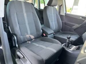 Melns Volkswagen Tiguan 2009 Rīga, ar dzinēja tilpumu 2.00 L un nobraukumu 240 tūkst. km par 6000 €, foto 34 vietnē AUTOMOTO.COM.LV