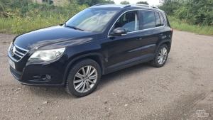 Black Volkswagen Tiguan 2009 in Siauliai, with an engine capacity of 2.00 L and mileage of 337 thousand km for 3750 €, photo  on AUTOMOTO.COM.LV