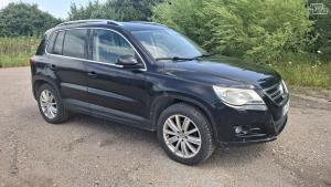 Black Volkswagen Tiguan 2009 in Siauliai, with an engine capacity of 2.00 L and mileage of 337 thousand km for 3750 €, photo 4 on AUTOMOTO.COM.LV